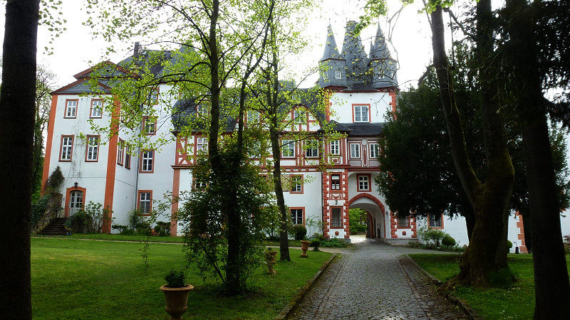 D-35410 Das Hungener Schloss – Pedestrial