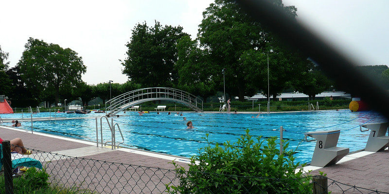 D-65385 Das Asbach-Bad in Rüdesheim – Pedestrial